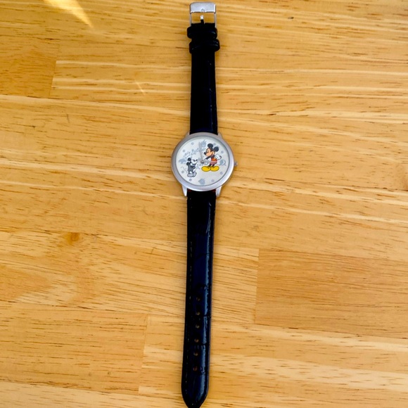 Disney | Wearables | Vintage Disney Mickey Mouse Watch | Poshmark